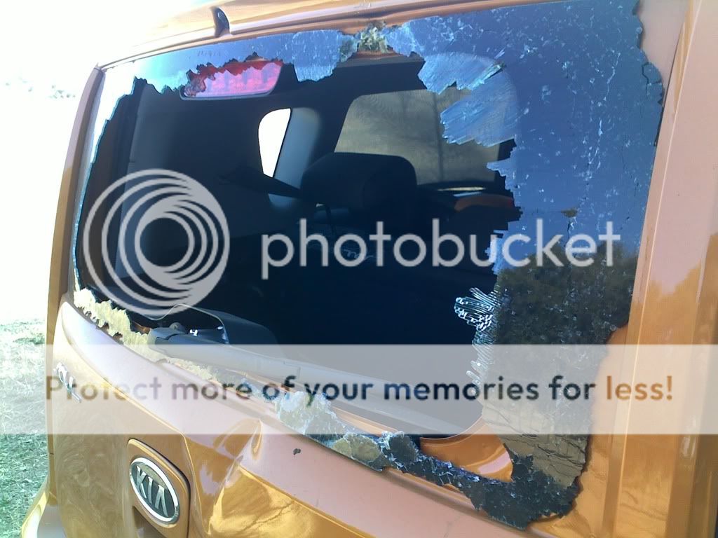 Look at the crack in my window! | Kia Soul Forums :: Kia Soul Owners
